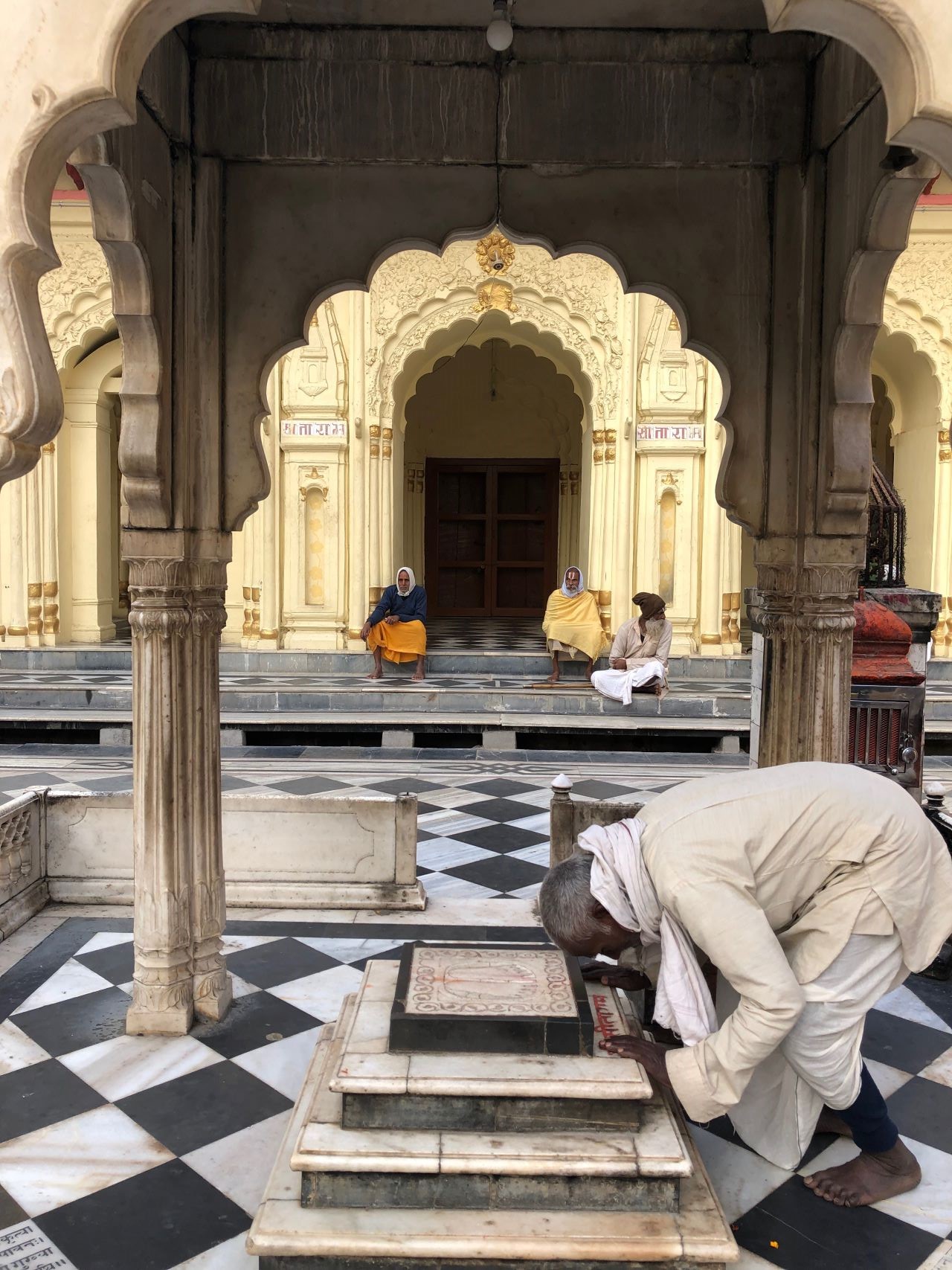 Ayodhya sightseeing and places to visit in Ayodhya